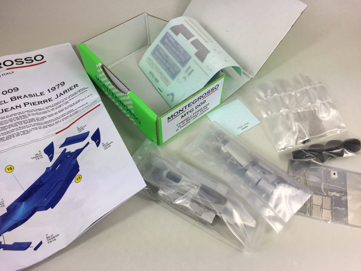 OPENING THE BOX MTG 009 TYRRELL 009 BRAZILIAN G.P. 1979 - Tameo Kits